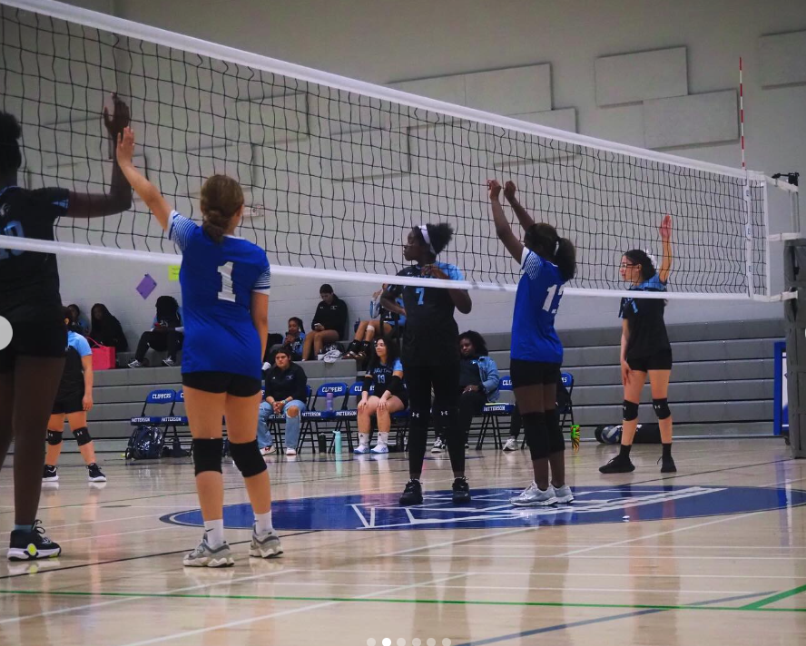 Volleyball team adapts after change in leadership