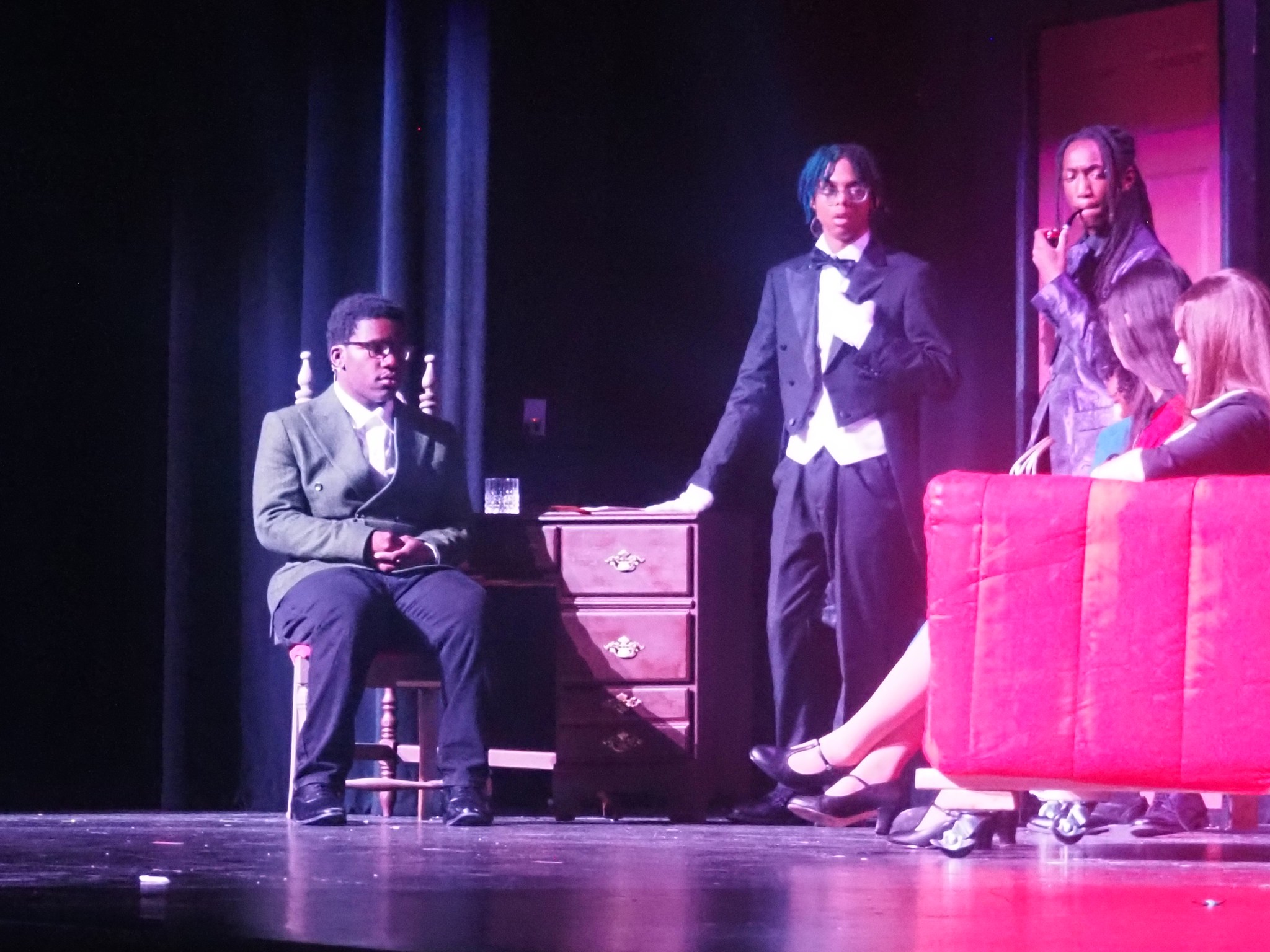 Students reveal mystery in performance of “Clue”